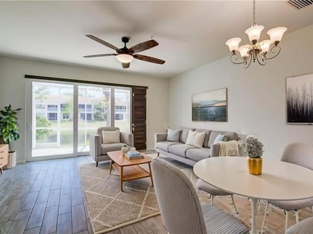 904 Hampton Cir Unit 94, Naples, FL 34105