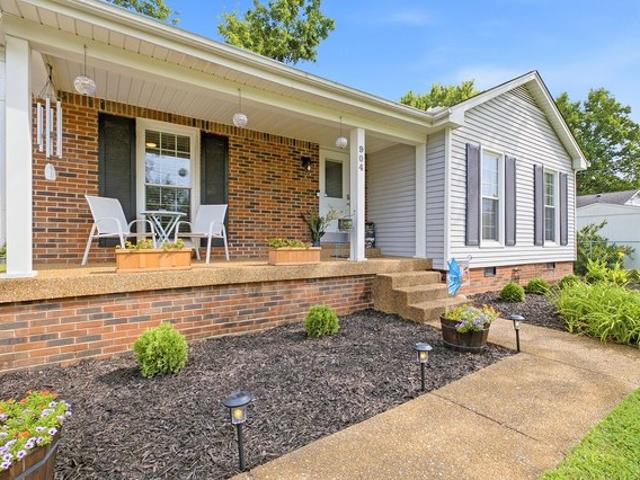 904 Harpeth Bend Dr, Nashville, TN 37221