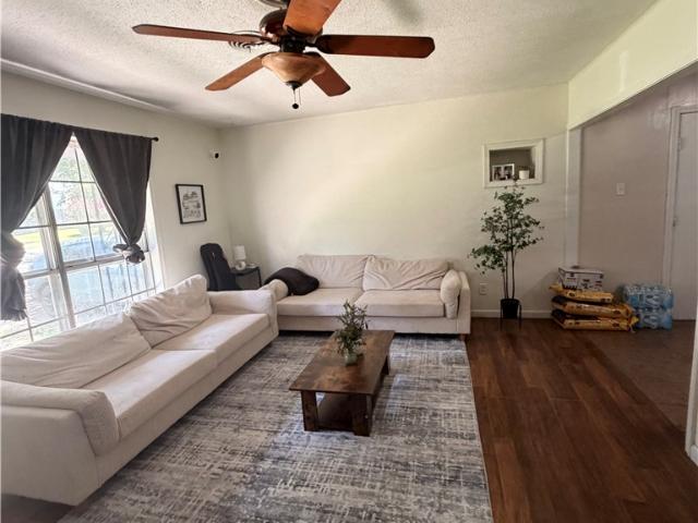 904 Olive Drive