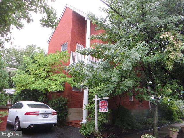904 Oronoco Street