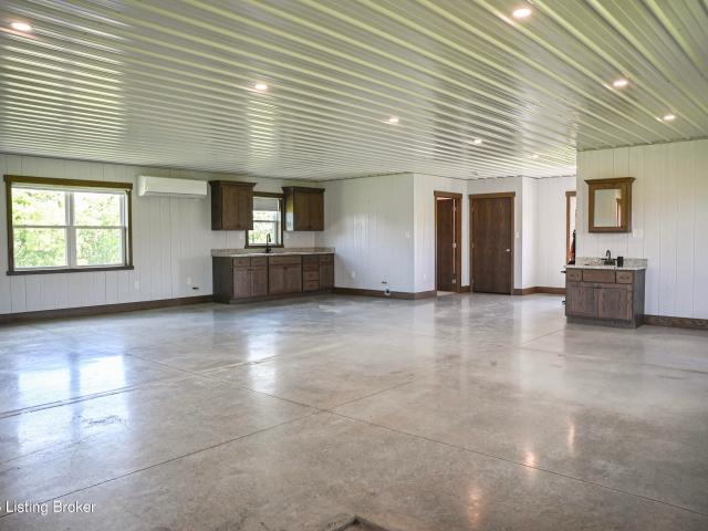 904 Lawrenceburg Rd