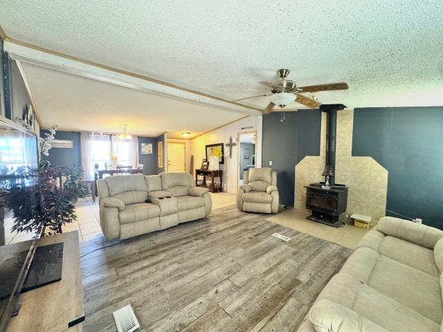 904 La Loma Lane