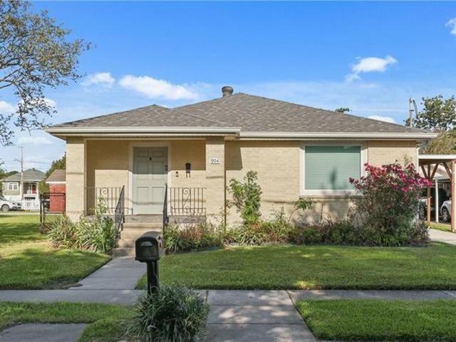 904 Lebeau St, Arabi, LA 70032