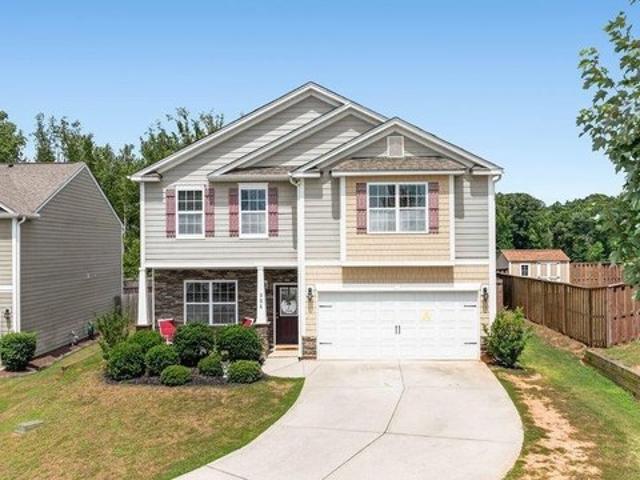904 Liberty Walk Ln, Simpsonville, SC 29681