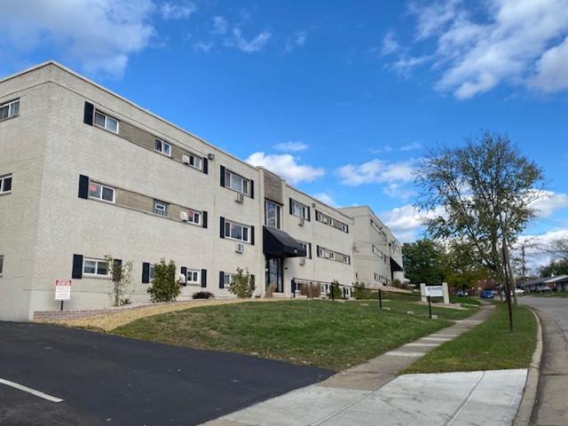904 Mohawk Trail Apartments