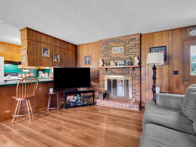 904 Mead Dr