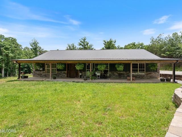 904 Meadows Dr, Spencer, TN 38585