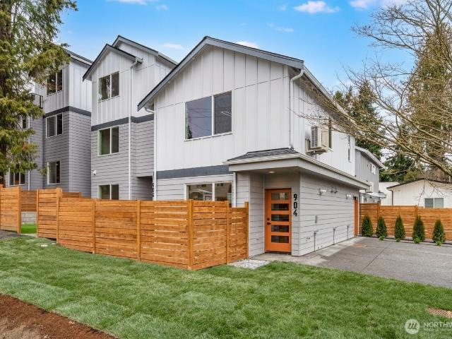 904 N 107th St, Seattle, WA 98133 | MLS #2488 | Compass