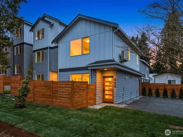 904 N 107th St, Seattle, WA 98133