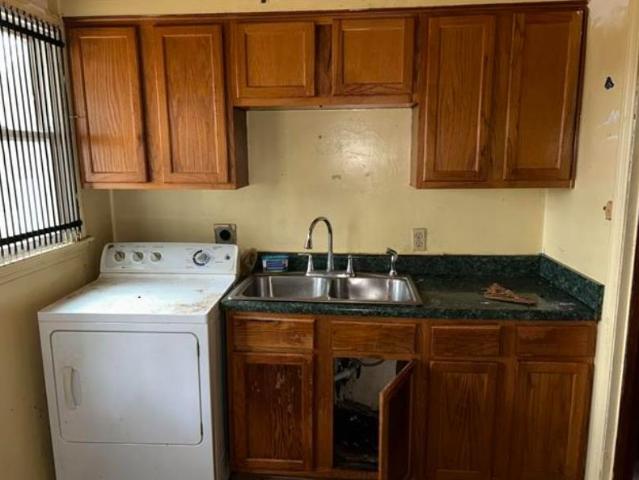 904 n ball ave