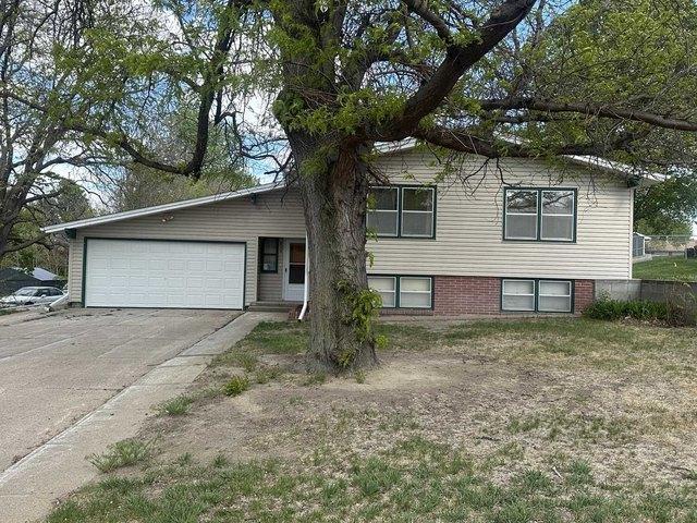 904 S 3rd Ave, Broken Bow, NE 68822