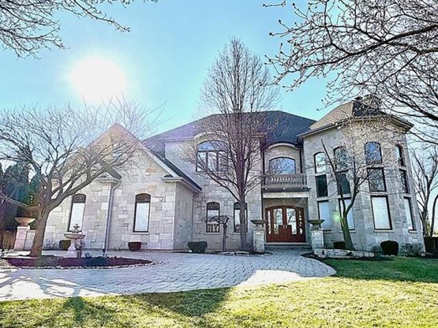 904 S Edgewood Ln, Mount Prospect, IL 60056