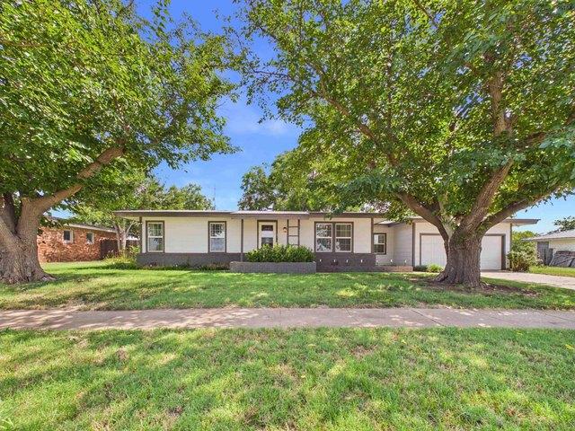 904 S Main St, Electra, TX 76360