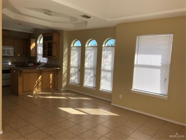 904 S Palm Drive 4