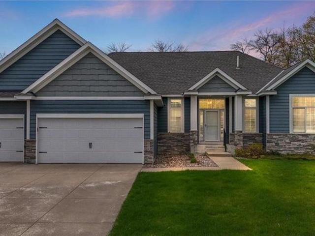 904 Saddle Club Ct, Lino Lakes, MN 55014