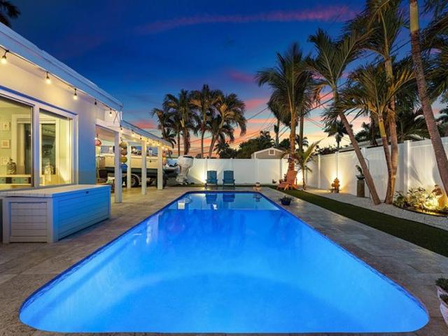 904 SE 15th Ct, Deerfield Beach, FL 33441