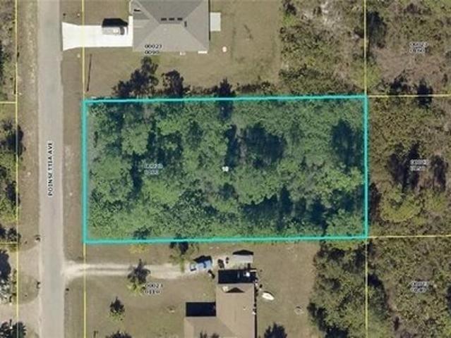 904 Poinsettia Ave, Lehigh Acres, FL 33972