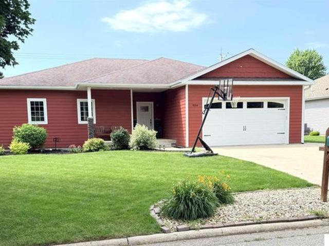904 Poplar St, Osage, IA 50461