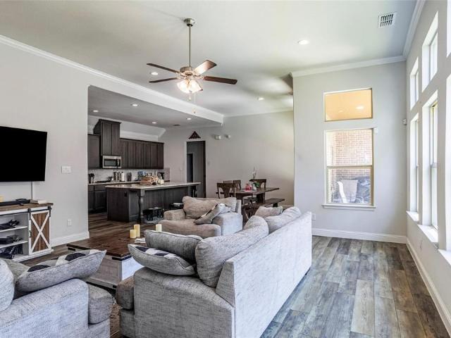 904 Parkside Drive
