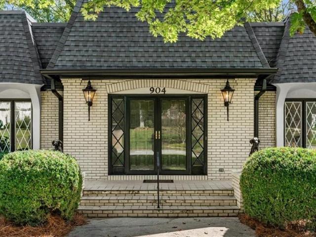 904 Pebble Drive