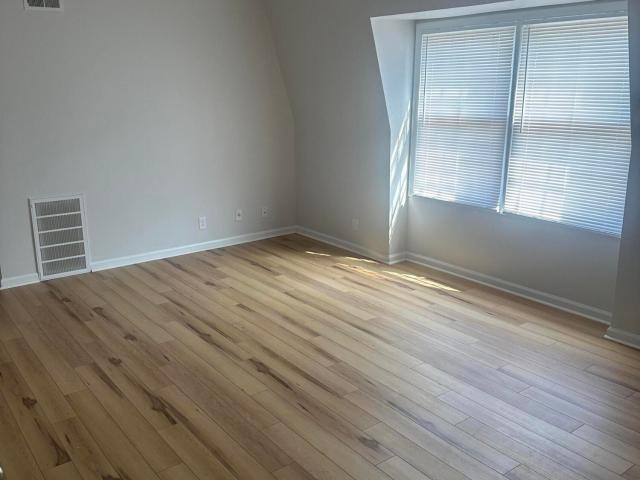 904 Plaza Drive # 11