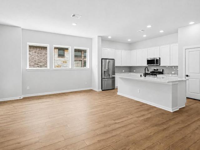 904 Prominence Way