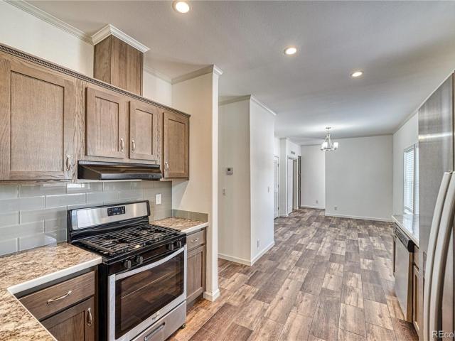 904 W 6th Street