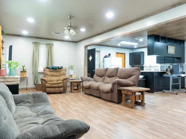 904 W College