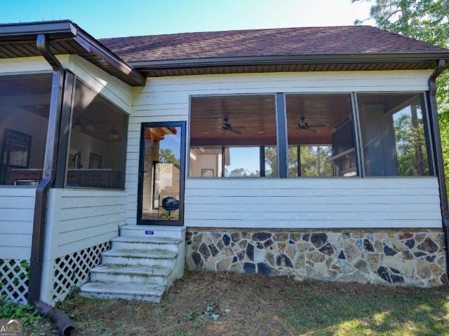 904 W Grossman Drive