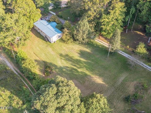 904 Woodview Way