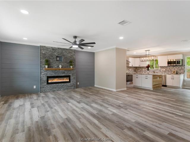 904 Westview