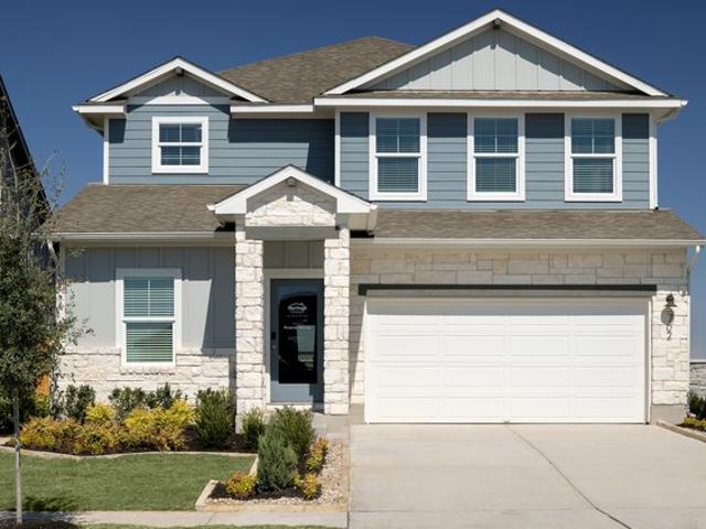 904 Universal Dr, Hutto, TX 78634