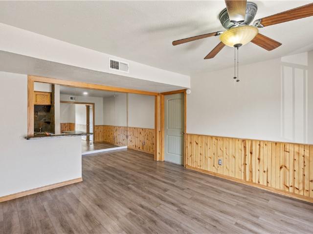 904 University Oaks Boulevard 90