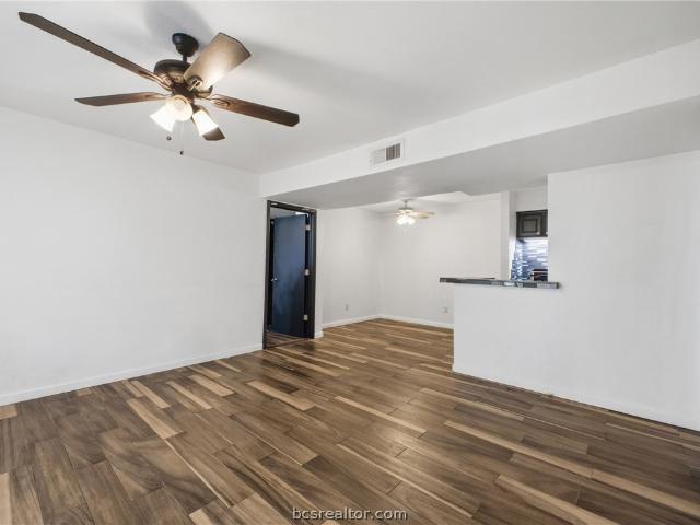 904 University Oaks Boulevard 127