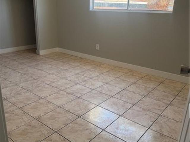 904 Vaughn St, Las Vegas, NV 89101