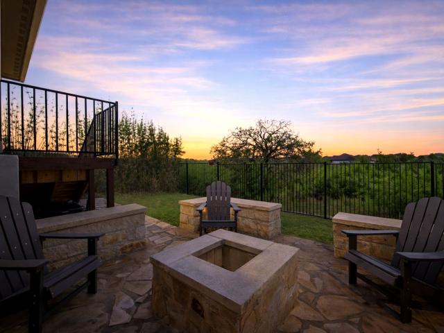 904 View Dr, Georgetown, TX 78628 | MLS #6089 | Compass