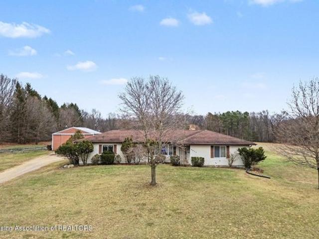 9055 Randolph Rd, Munith, MI 49259