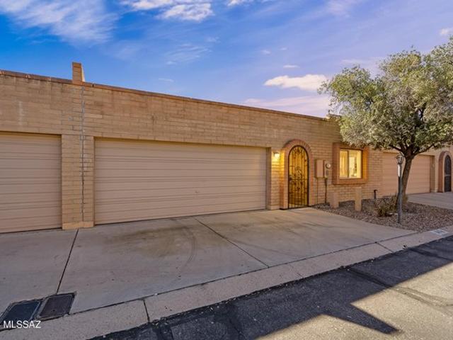 9056 E Calle Norlo, Tucson, AZ 85710