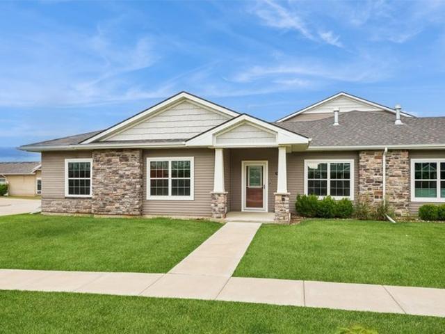 9056 Jem Ln, West Des Moines, IA 50266