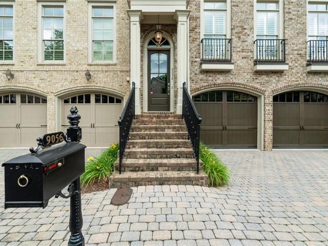 9056 Riverbend Manor
