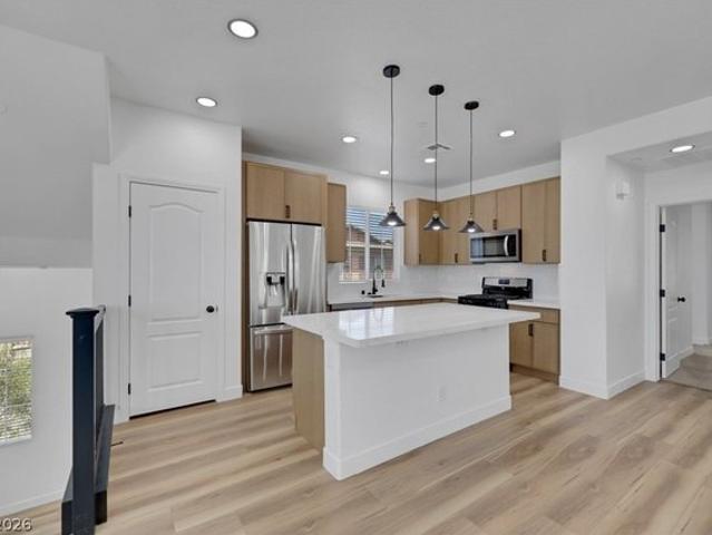 9057 Boston Springs Ave, Las Vegas, NV 89149
