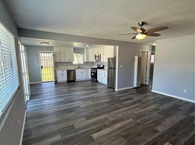 9058 Cedar St, Bellflower, CA 90706