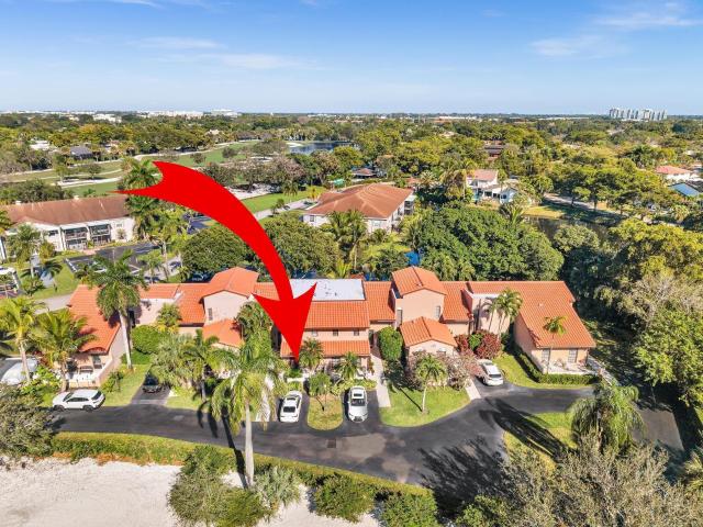 9050 Jacaranda Ln, Unit 3, Plantation, FL 33324 | MLS #F10546 | Compass