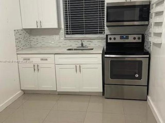 9050 8th Ave NE #9, Miami Shores, FL 33138