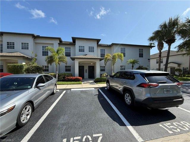 9051 Gervais Cir Apt 1508, Naples, FL 34120