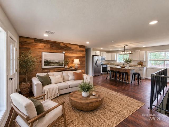 905 15th Drive
