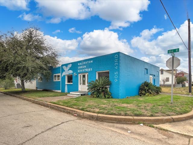 905 43rd Street