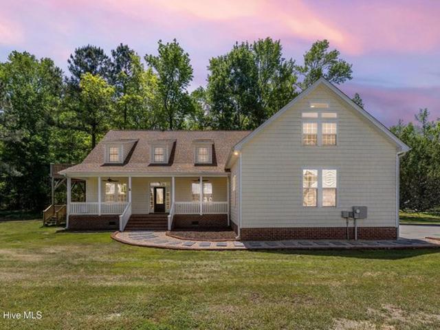 905 Charleston Pl, Sneads Ferry, NC 28460