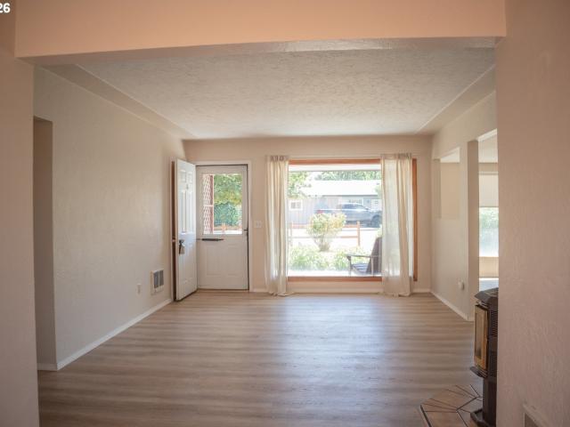 905 chenoweth loop