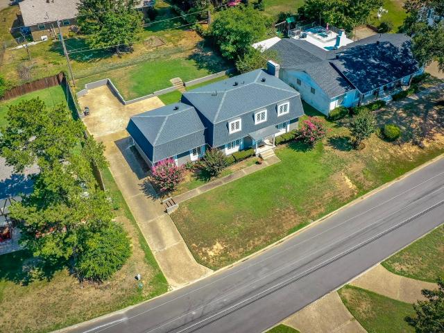 905 Cherry Hill Drive